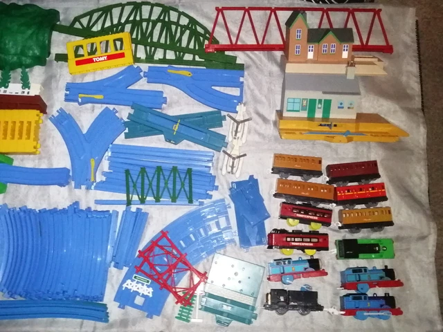 THOMAS THE TANK Engine Bundle Tomy Trackmaster Train Track Set And Road ...