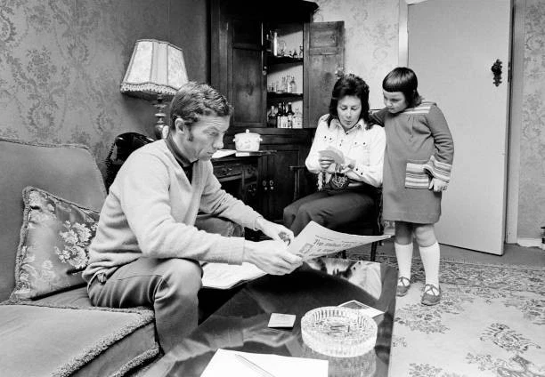 ENGLISH PROFESSIONAL JOCKEY Lester Piggott with his wife Susan dau- Old ...