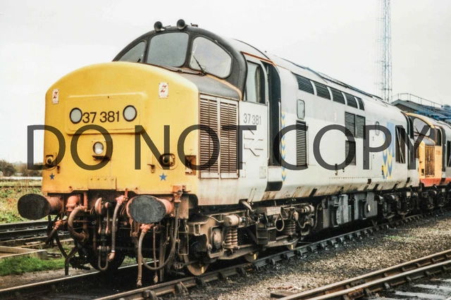 UK DIESEL TRAIN Railway Photograph Of Class 37 37381 Loco. Rm37-1120 £1 ...