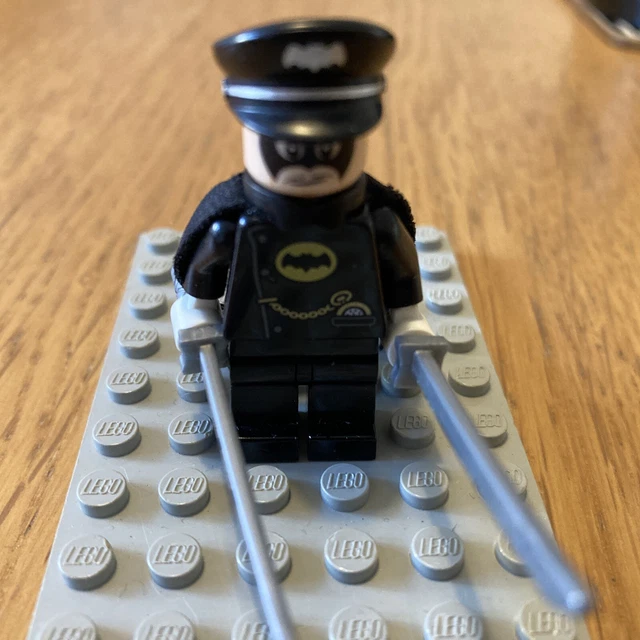 LEGO BATMAN MOVIE Alfred Pennyworth In Bat suit Split From Set 70917 £6 ...