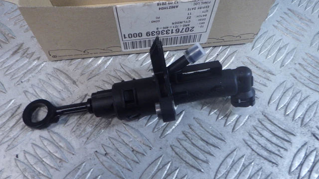 VW CLUTCH MASTER cylinder new genuine new Seat Skoda etc 6R0721405B £75 ...