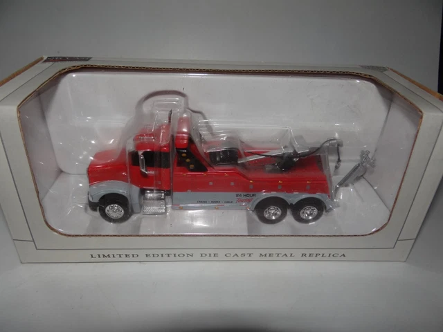 SPECCAST PETERBILT 385 Wrecker Abschlepper Truck Lkw Modellauto 1:64 ...