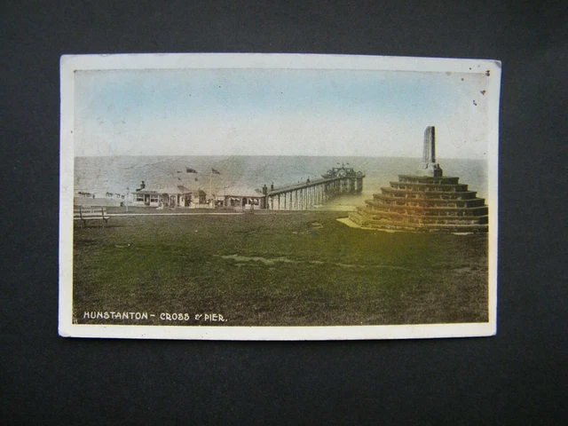 EARLY POSTCARD OF Hunstanton Cross and Pier, Norfolk. Posted 1911. EUR ...