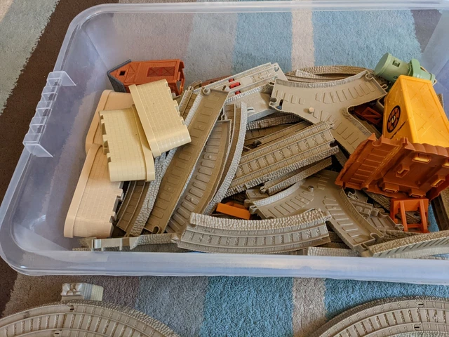 TOMY THOMAS THE Tank Engine and Friends Trackmaster Bundle train track ...