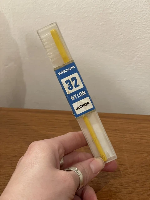 VINTAGE UNUSED SEALED 70s 80s Plastic Toothbrush Wisdom 32 Nylon Junior ...