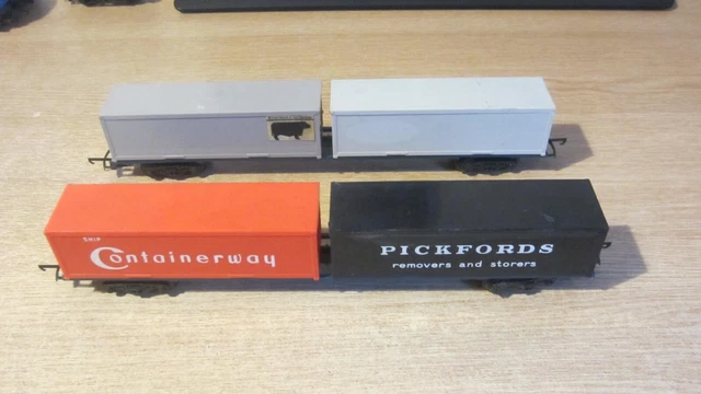 HORNBY PICKFORDS CONTAINERWAY Beef Etc Container Wagons x 2 £18.00 ...