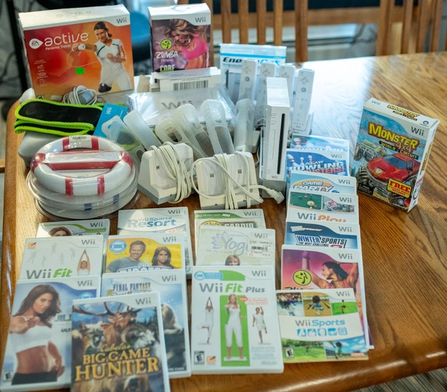 NINTENDO WII CONSOLE Bundle – LOT – Many Games, Remotes, Accessories ...
