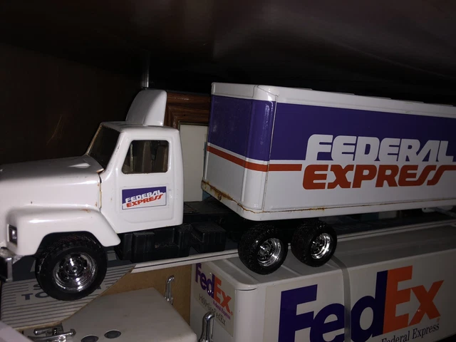FEDEX SEMI TRUCK Federal Express tractor trailer 1:24 1:18 free movin ...