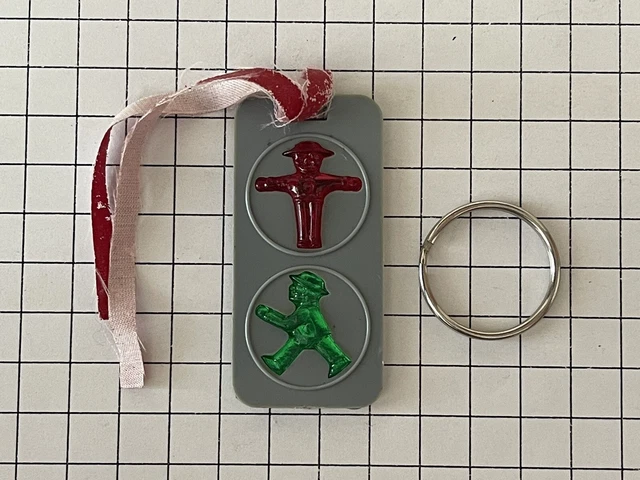 ORIGINAL EAST GERMAN DDR GDR Ampelmann Traffic Light Badge Keyring VoPo ...