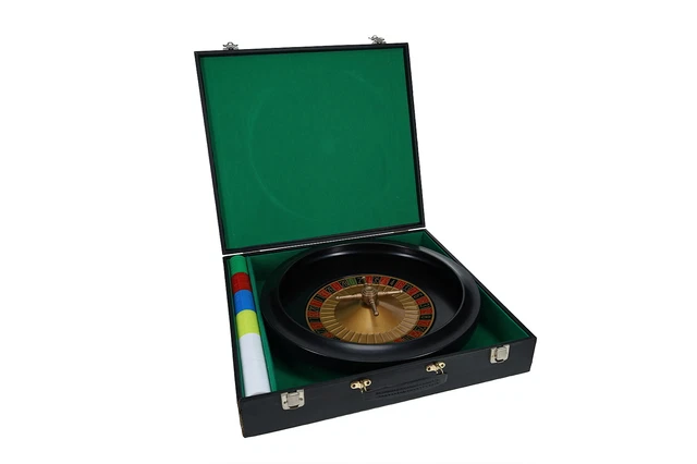 VINTAGE ROULETTE SET with Wheel and Gaming Mat Portable 18.5” Carrying ...