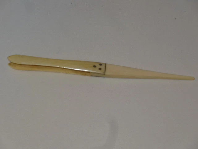 ANTIQUE BOVINE BONE Hand Carved Thread Winder Sewing Tool Shuttle £12. ...