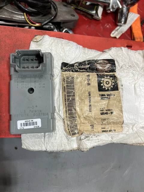 NOS OEM HARLEY Davidson TURN SIGNAL CONTROL MODULE 68540-96 Dyna ...