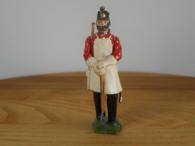 BRITAINS TOY SOLDIER, from 2182, Fort Henry Guard Pioneer sapper, lead ...