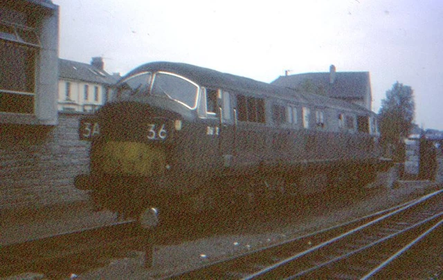 ORIGINAL COLOUR SLIDE of D602 BR Warship class diesel hydraulic loco £ ...