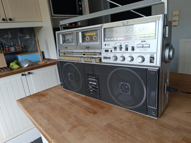 SHARP GF-525 PORTABLE Vintage Radio Boombox Ghettoblaster 80'S Reads ...