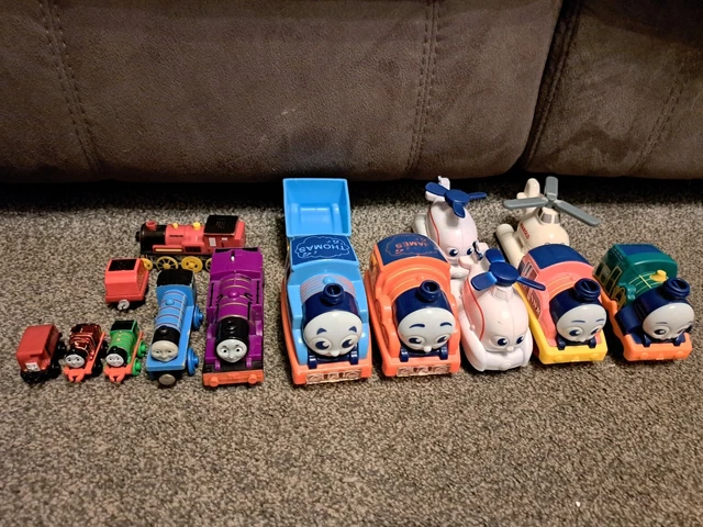 THOMAS THE TANK Engine & Friends Railway Pals & Random Trains Christmas ...