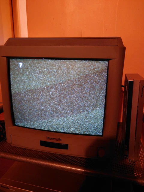 PANASONIC 15& INCH TC-15M1R CRT TV Scart Remote Retro Gaming Grey ...