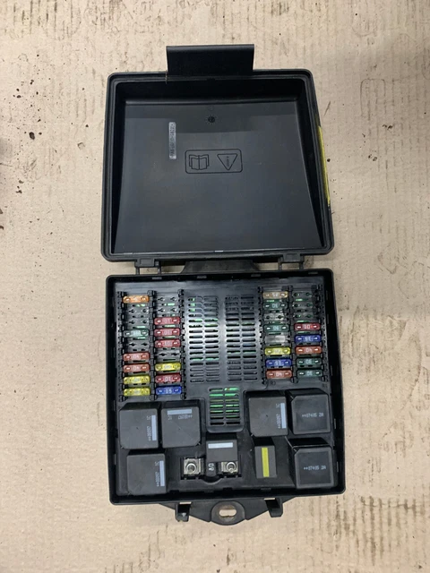 FUSEBOX (ENGINE BAY) 2W93-14A073-AF - Jaguar XJ XJ6 XJ8 XJR X350 2004 ...