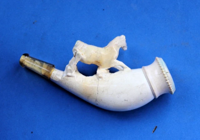 ANTIQUE VICTORIAN CARVED Meerschaum Cheroot Cigar Pipe Horse in Case c ...