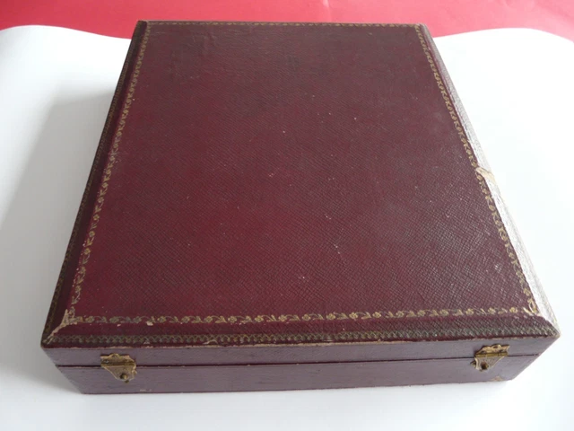 COFFRET DE TOILETTE en argent gaufré avec poinçon MINERVE EUR 170,00 ...