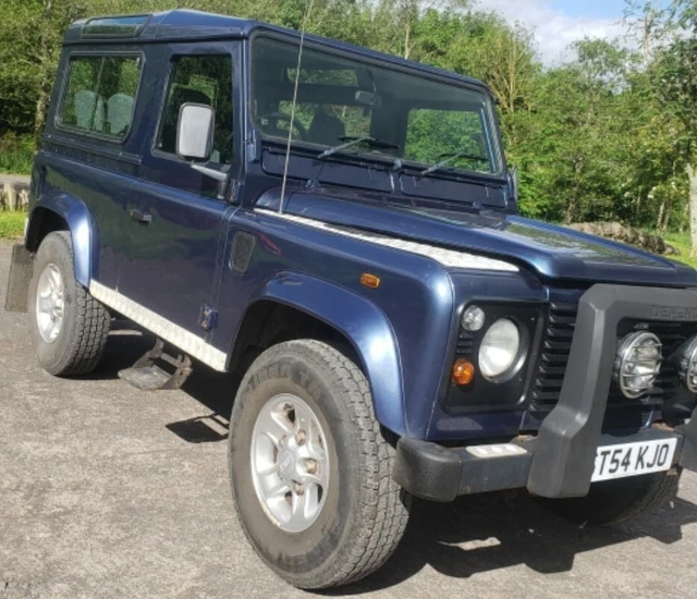 LAND ROVER DEFENDER 90 Td5 County station wagon 2004 86,000 miles from ...