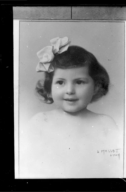 STUDIO PORTRAIT YOUNG child little girl photo antique glass year. 1920 ...