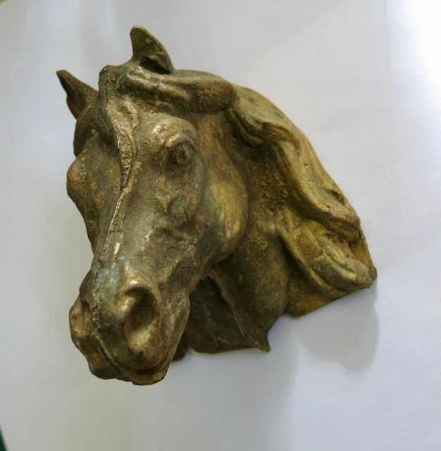 TETE CHEVAL, ANCIENNE tête de cheval en fonte, billot, écurie, enseigne ...