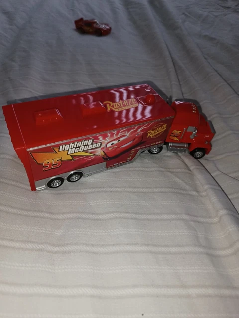 DISNEY PIXAR CARS Lightning Mcqueen hauler truck. Superb nick. Rear ...