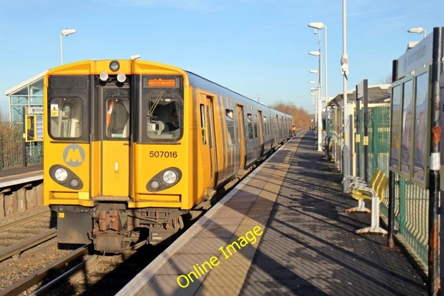 PHOTO 6X4 MERSEYRAIL Class 507, 507016, Old Roan railway station ...