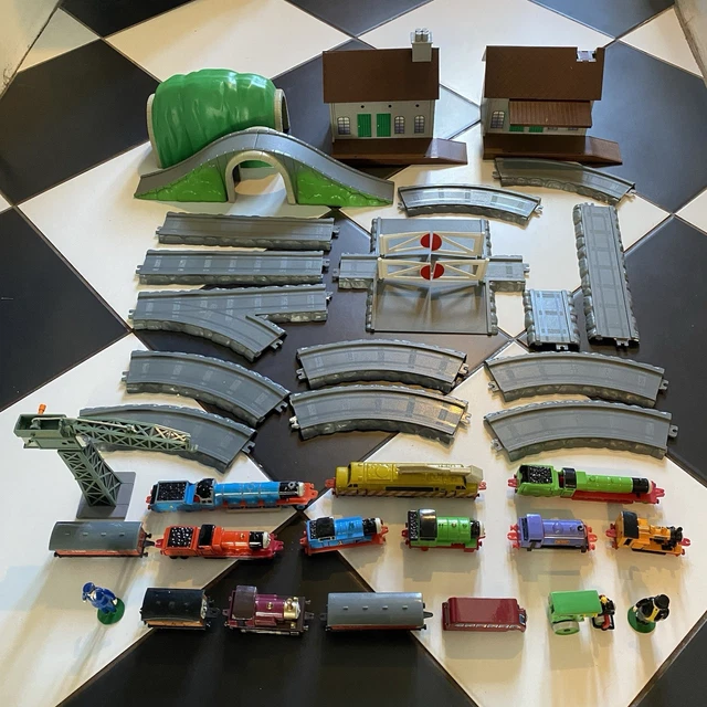 THOMAS THE TANK Engine ERTL Grey Track Bundle Trains Station Bridge ...