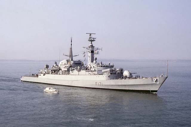 ROYAL NAVY AMAZON Class Frigate HMS ACTIVE (F171) - 6x4 (10x15 ...