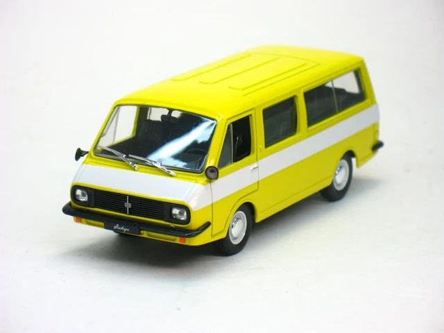 RAF-2203 LATVIJA 1:43 Deagostini 1976 LCV Soviet cabover van diecast ...