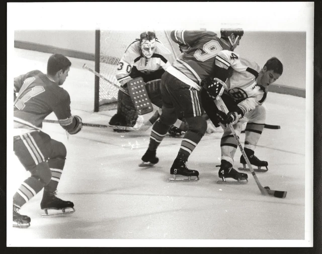1968 TYPE 1 BOBBY ORR Boston BRUINS vs St Louis BLUES HOCKEY UPI Media ...