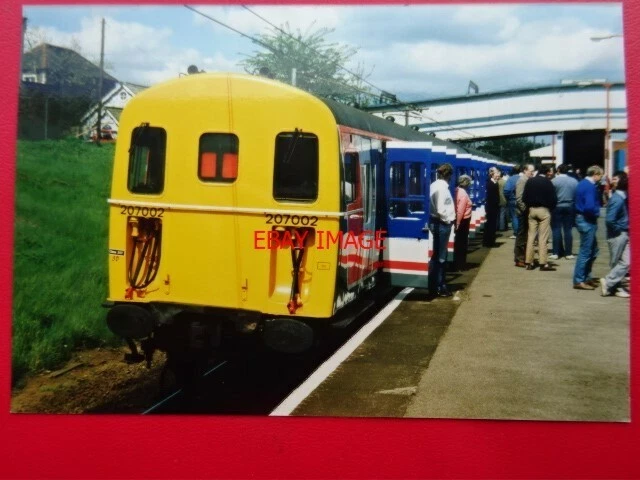 PHOTO BR Class 207 Unit No 207002 At Bowes Park 1988 £1.50 - PicClick UK