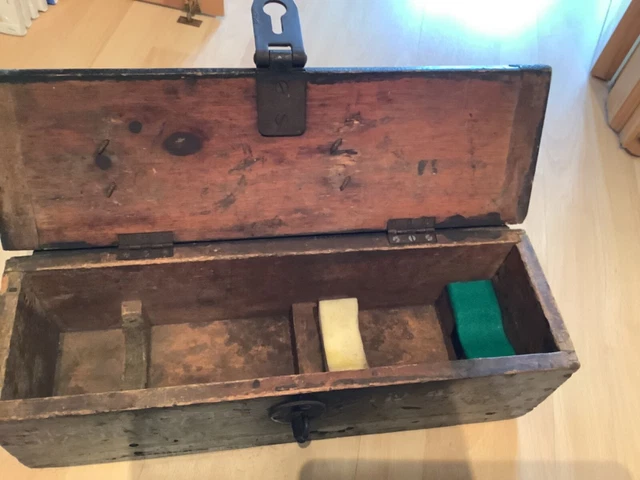 WW2 AMMUNITION CRATE/BOX with all original lock & Handles & Markings. £ ...