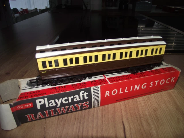 TRI-ANG HORNBY GWR livery Clerestory Coach 5017 £9.73 - PicClick UK