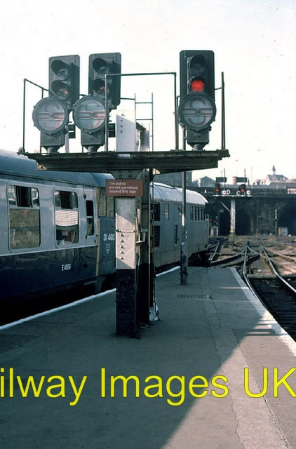 RAILWAY PHOTO - Pre-Electrification signalling at Kings cross. 31403 ...