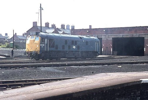 ORIGINAL COLOUR SLIDE of 24133 BR class 24 diesel loco £3.99 - PicClick UK