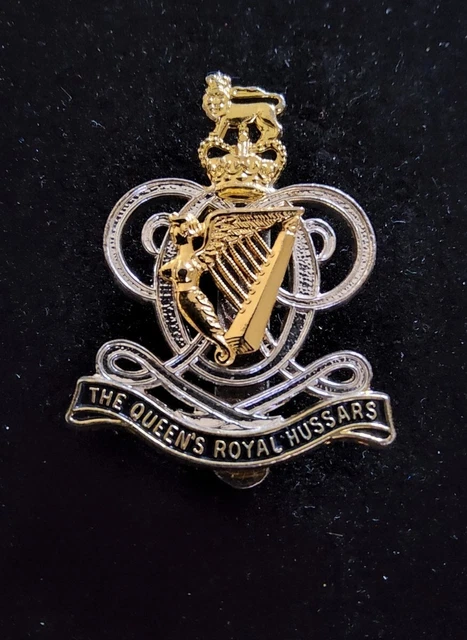 THE QUEEN'S ROYAL Hussars Bi-Metal Enamelled Cap Badge British Military ...