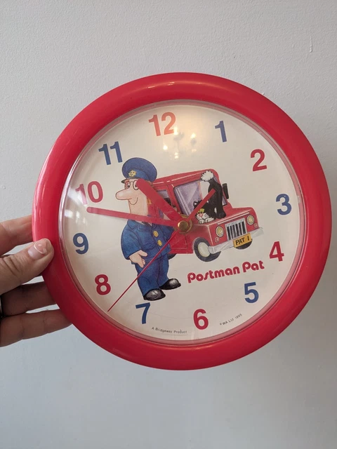 VINTAGE POSTMAN PAT Wall Clock Working £26.77 - PicClick UK