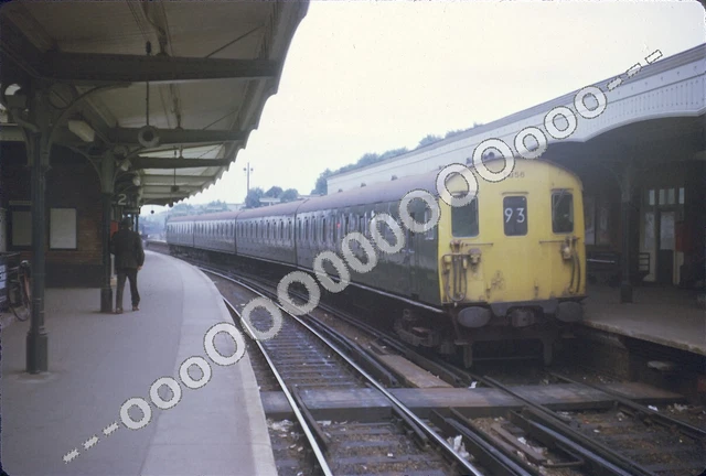 35MM ORIGINAL KODACHROME SLIDE OF GREEN LIVERY SR CLASS 418 EMU AT ...