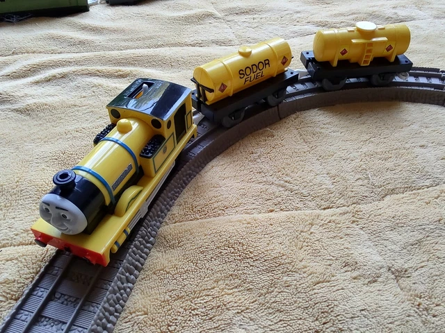THOMAS & FRIENDS Trackmaster 'Yellow Rheneas' Engine With Sodor Fuel ...