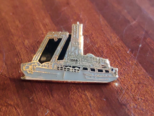 PIN'S ARMÉE MILITAIRE bateau navire de guerre militaria porte avions(?) gris EUR 2,50 - PicClick IT