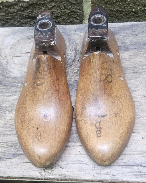PAIR OF SMALL Antique Vintage Wooden Size 8D Cobbler Shoe Mold Forms £ ...