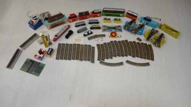 BEAU LOT MÄRKLIN HO des années 60 dont loco italienne électrique 3035 ...