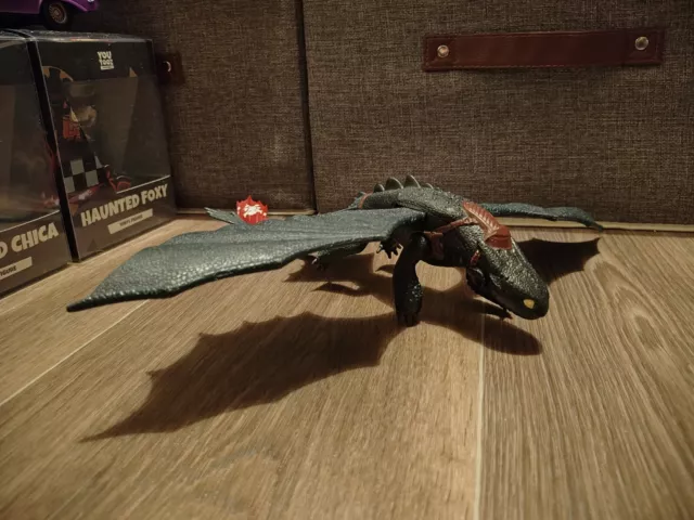 DREAMWORKS HOW TO Train Your Dragon 2010 Toothless Action Figure RARE £ ...