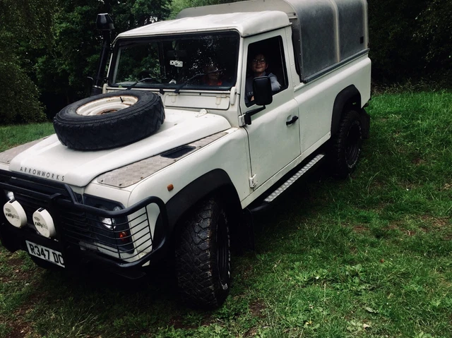 LAND ROVER DEFENDER 110 pick up (special vehicles model) 300tdi £6,100. ...