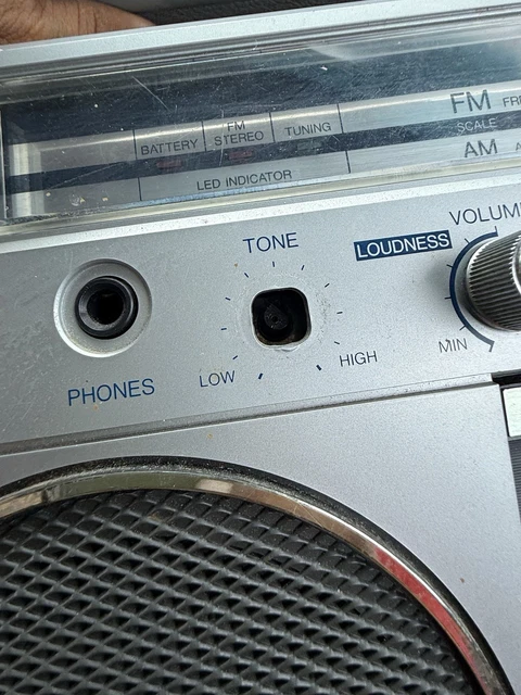 TOSHIBA RT-120S VINTAGE AM/FM/Cassette Boombox working/Missing Tone ...