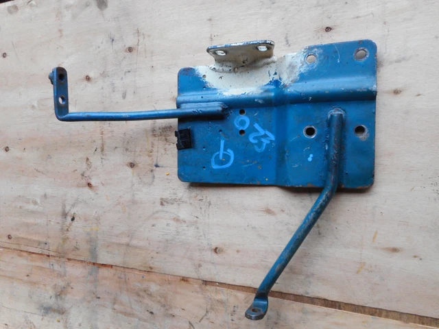 FORD TRACTOR WITH Q Cab Tank/Cover Support Bracket - NVC915E £20.00 ...