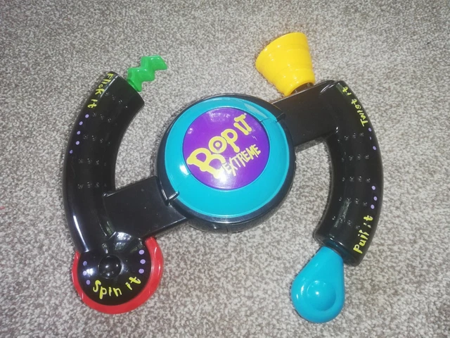 VINTAGE BOP IT Extreme Original Hasbro Electronic Handheld Game 1998 ...